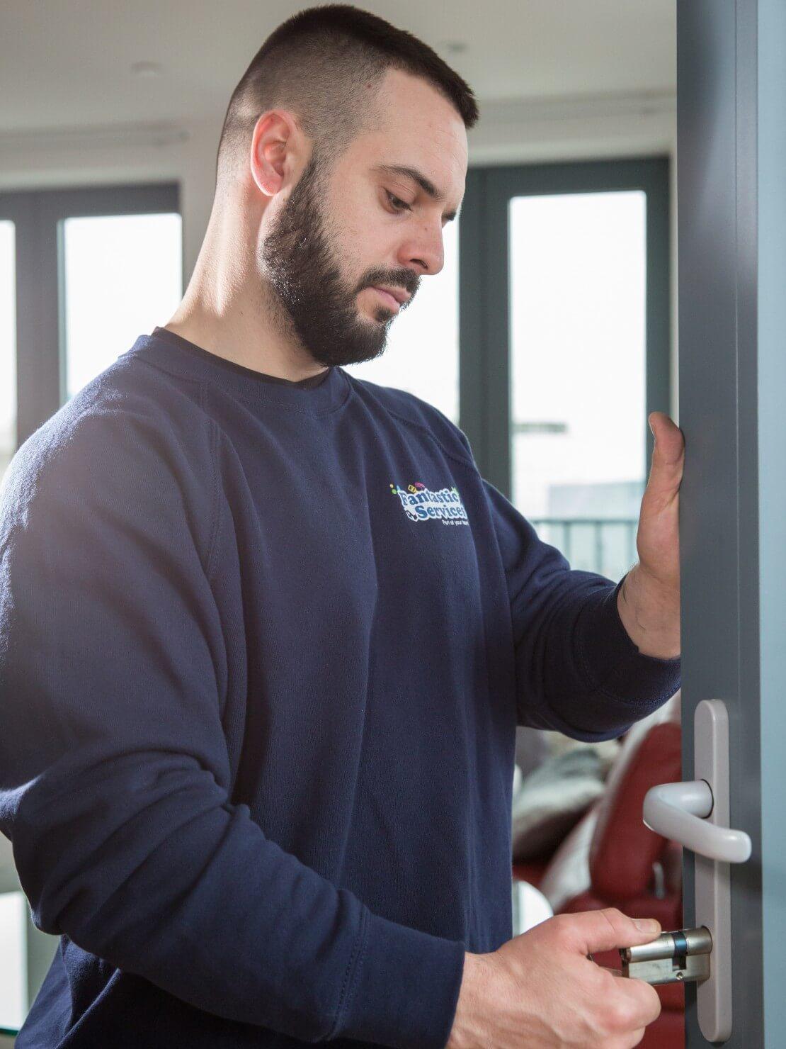 24/7 Locksmith in London | Lock Replacement & Lock Fitting