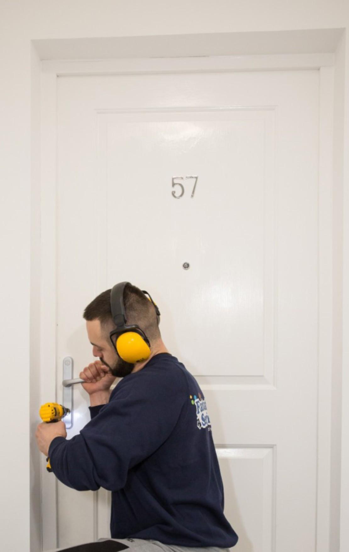 24/7 Emergency Locksmith | Locked Out Service
