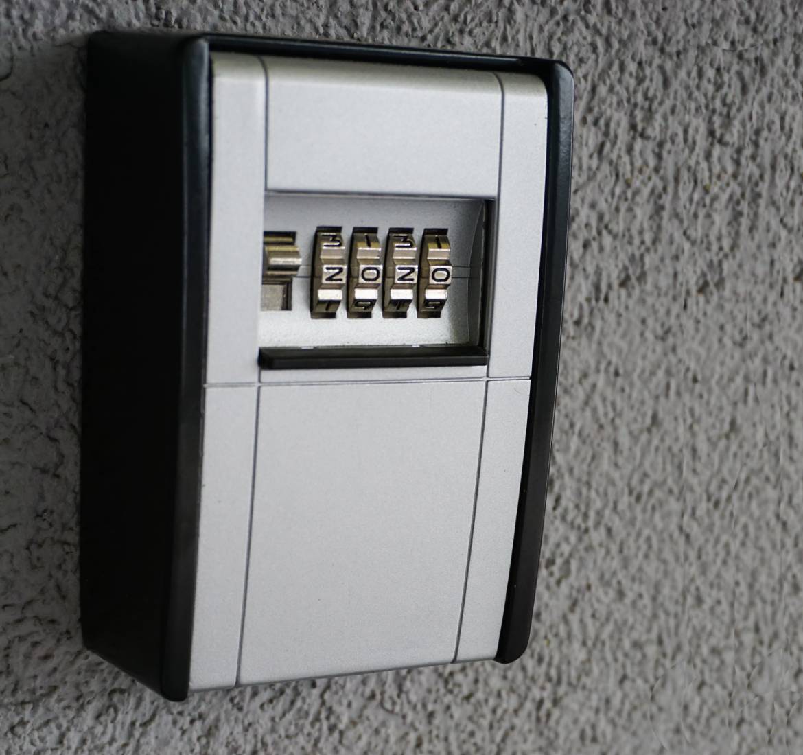 Key Safe Installation in London | Fantastic Services